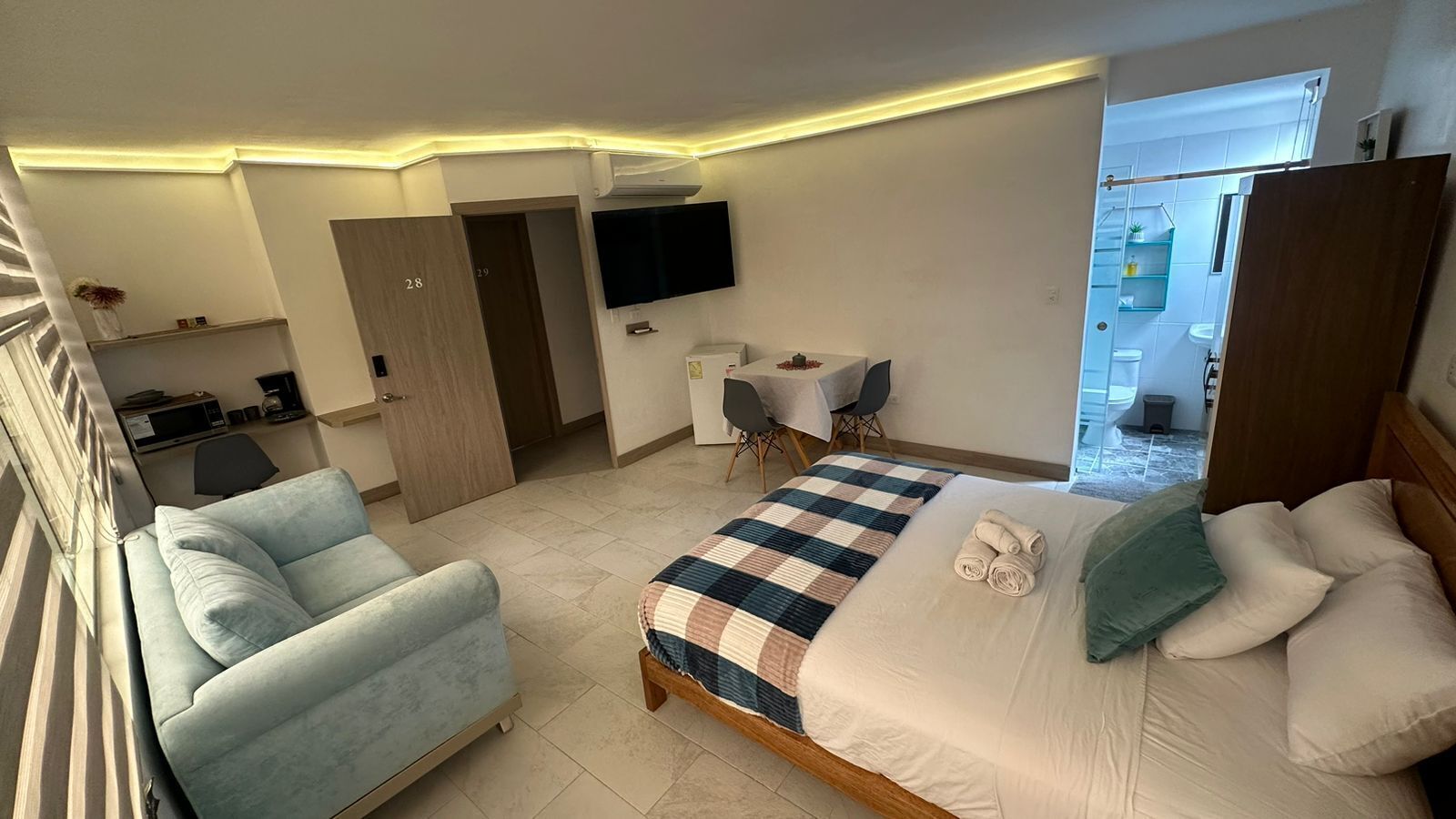 Quarto Standard, casa de banho anexa | Casa de banho | Um polibã, um chuveiro fixo, Piso aquecido (casa de banho) 