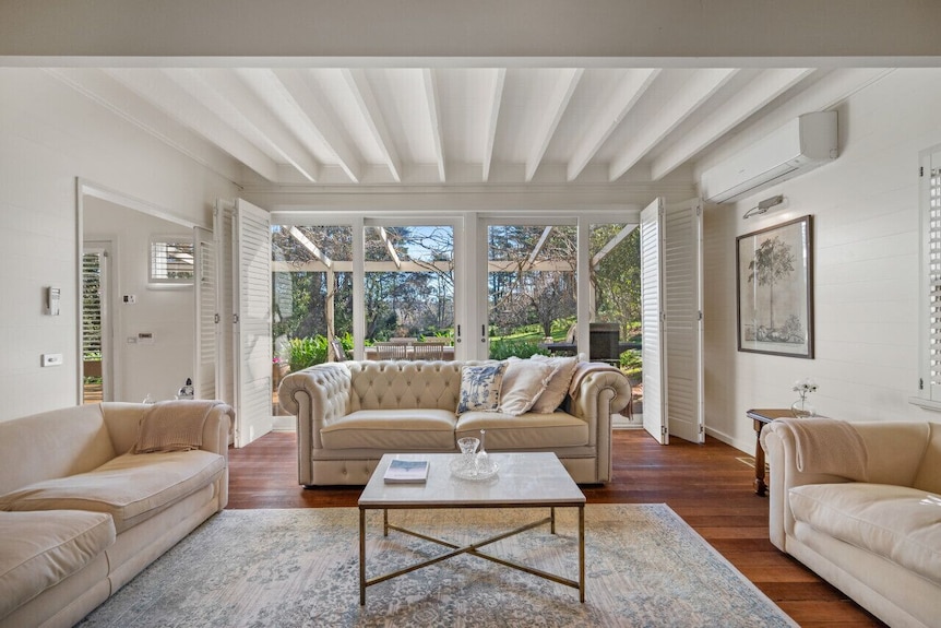 Carramar Coach House · Carramar Cottage - Secluded Nature Retreat - Wentworth Falls