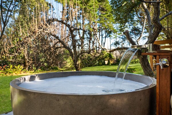 Carramar Coach House · Carramar Cottage - Secluded Nature Retreat - Wentworth Falls