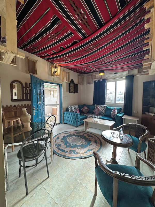 Jre Antica Old Apartment Al-lwebdeh - Amman