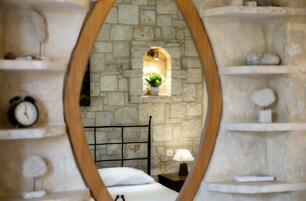 4 quartos, ferros/tábuas de passar roupa, berço de viagem