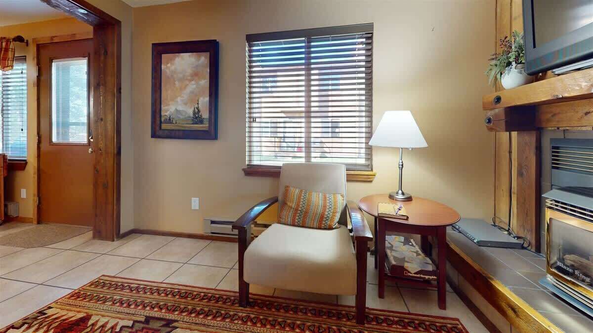 Trapper Condo Unit 5 - West Yellowstone, MT