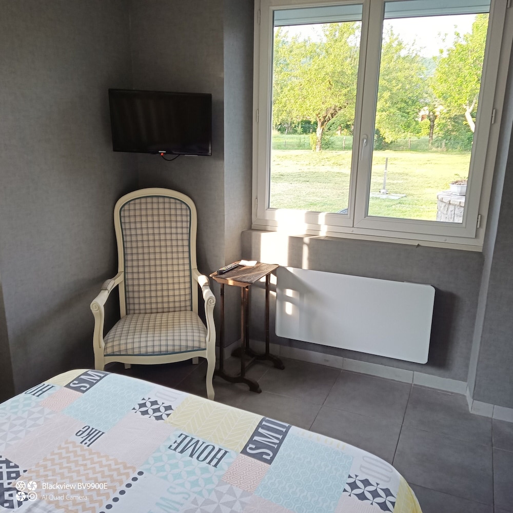Studio "La Clématite D'olt" Avec Terrasse Privée Et Wi-fi - Espalion
