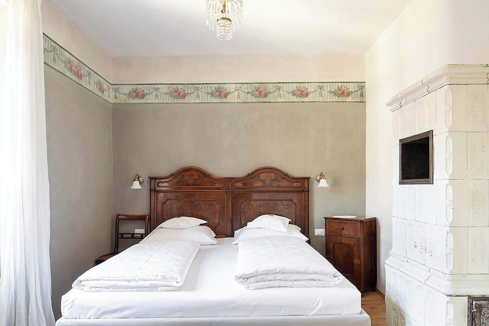 Ferienwohnung 'Villa Bergmann Steinach Suite' Mit Bergblick, Gemeinschaftsgarten Und Wlan - Meran