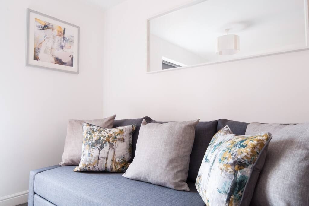 *New* Central Derby Apt, With Parking - The Vulcan - Sleeps 6 - Derby
