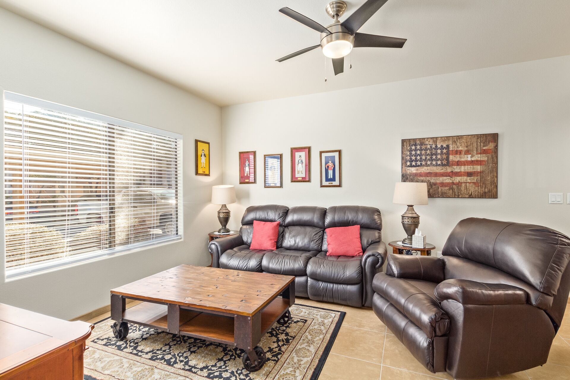 Pet Friendly! 2 King Beds, Heated Community Pool! 3 Miles From Cardinal Stadium! - Avondale, AZ