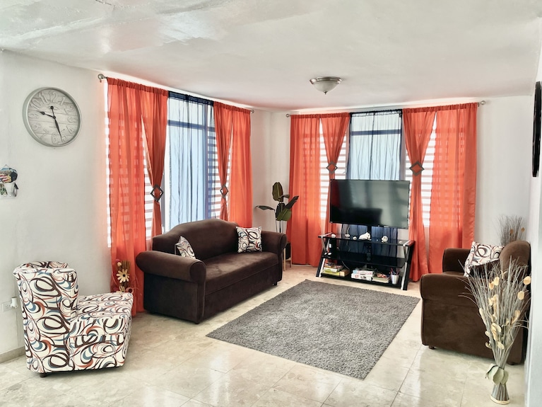 Big House 5 Mins From The Beach, Relaxing, & Family Friendly! - Puerto Rico