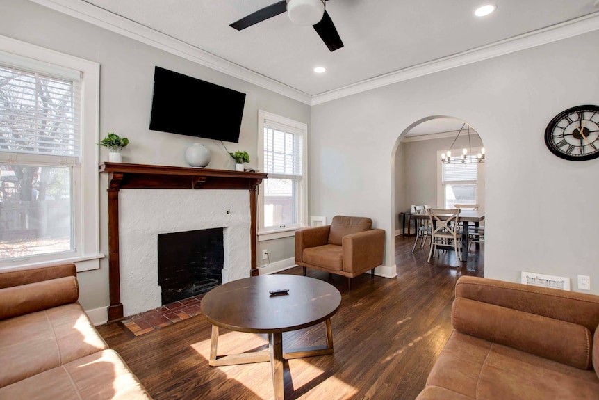 2 Bed 1 Bath Property In College Hill With Garage! - Wichita