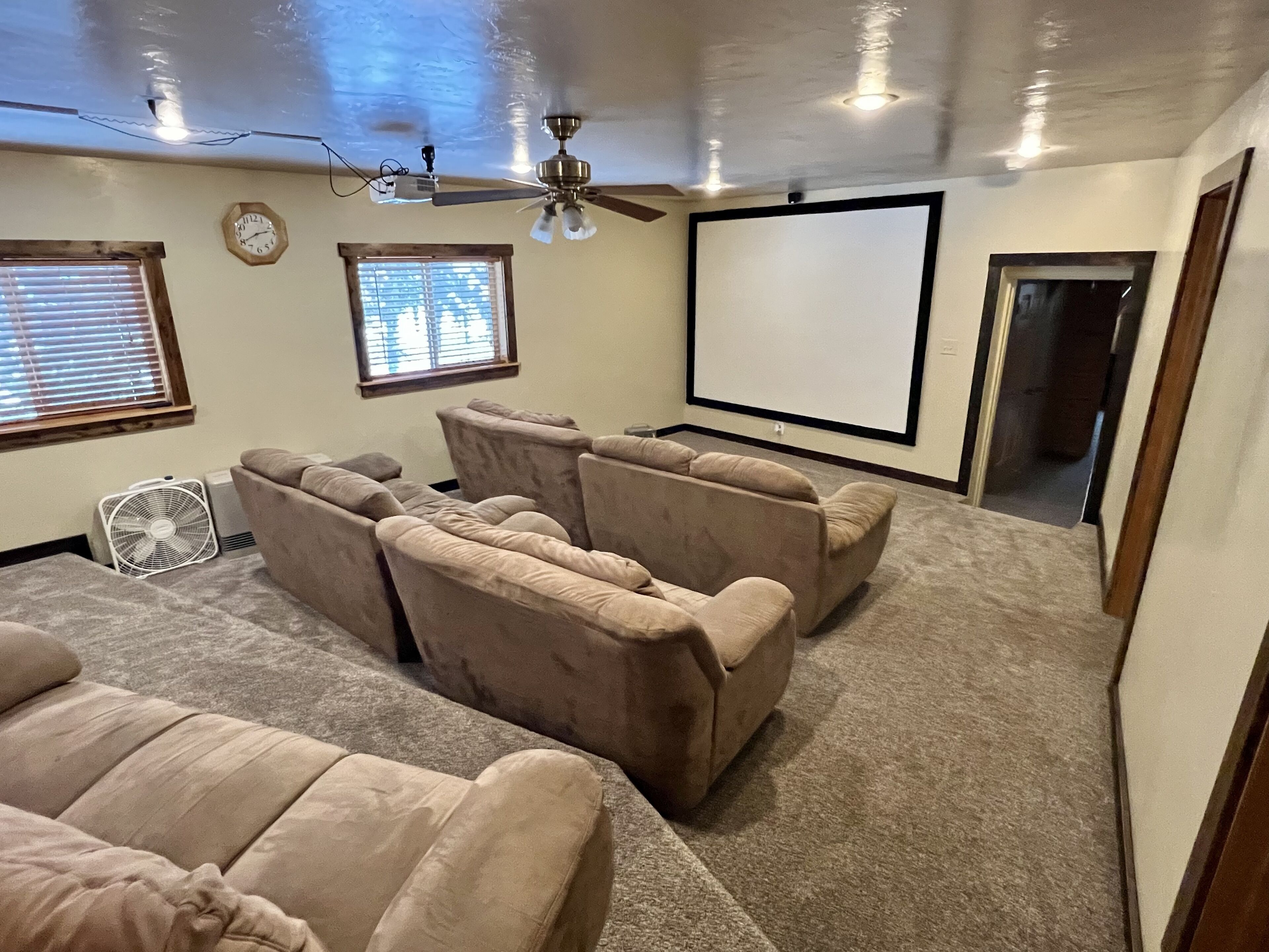 Cozy And Very Spacious Cabin Within 20 Miles Of Yellowstone. - Henrys Lake, ID