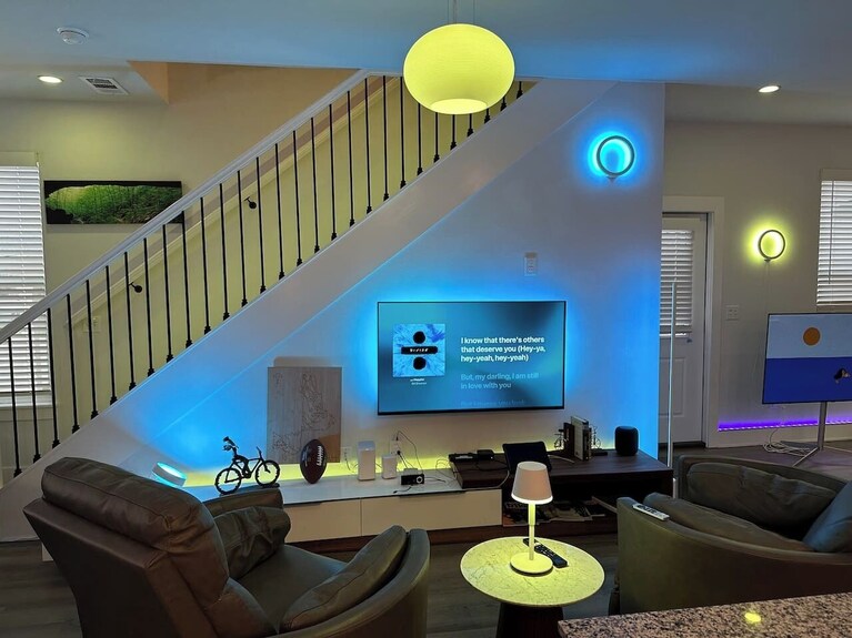 New Luxury Smart Home W Courtyard - Fayetteville, AR