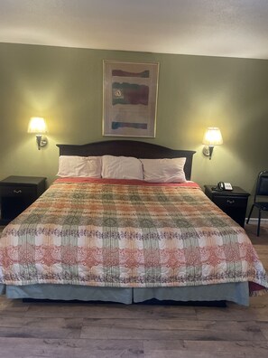 Quarto Básico | Quartos insonorizados, ferro/tábua de engomar, Wi-fi grátis 