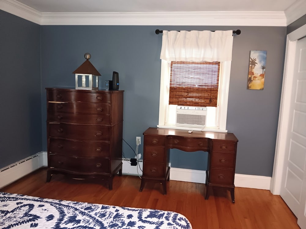 Beautiful, Single Story Ranch. Next To City Park With Ocean View! - Portland, ME