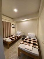 Quarto Twin Deluxe | Wi-fi grátis, roupa de cama fornecida