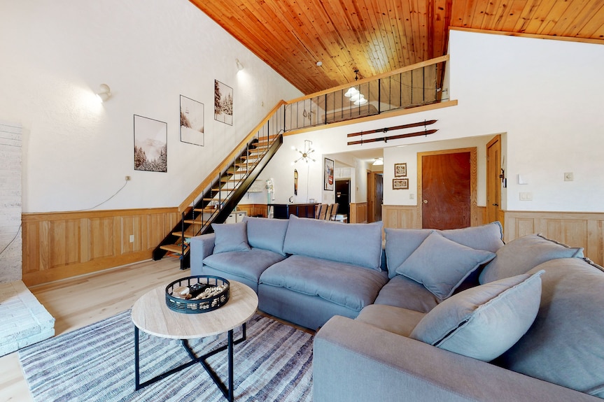 Mountain View, 2-story Condo With Fireplace & Pool Table - 1 Mile To Story Land - New Hampshire (State)