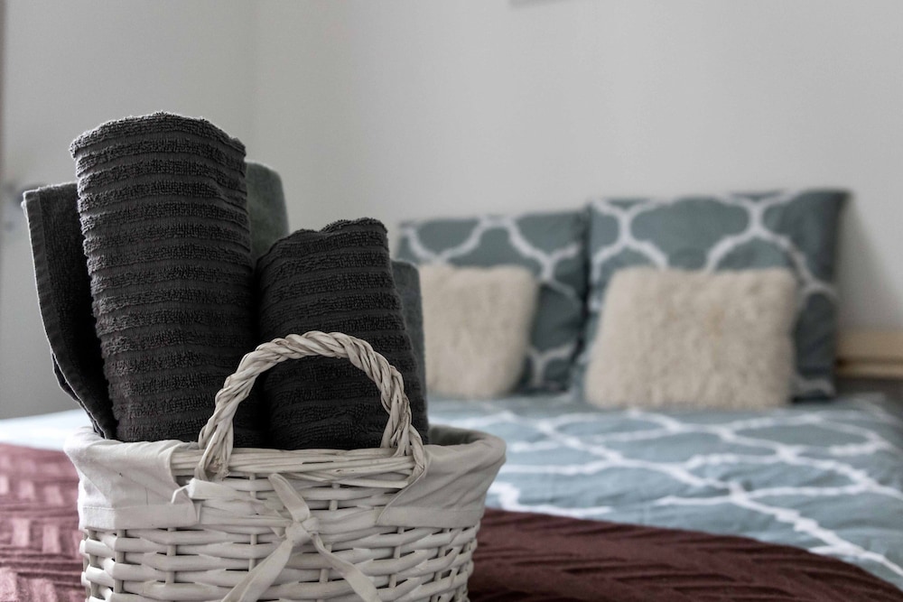 En Hyper Centre De Pau, Maison Et Appartement Au Calme Avec Terrasse Et Parking! - Pau