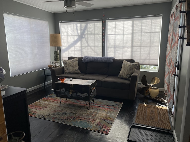 Quaint Cottage Steps From Marina - Minnesota