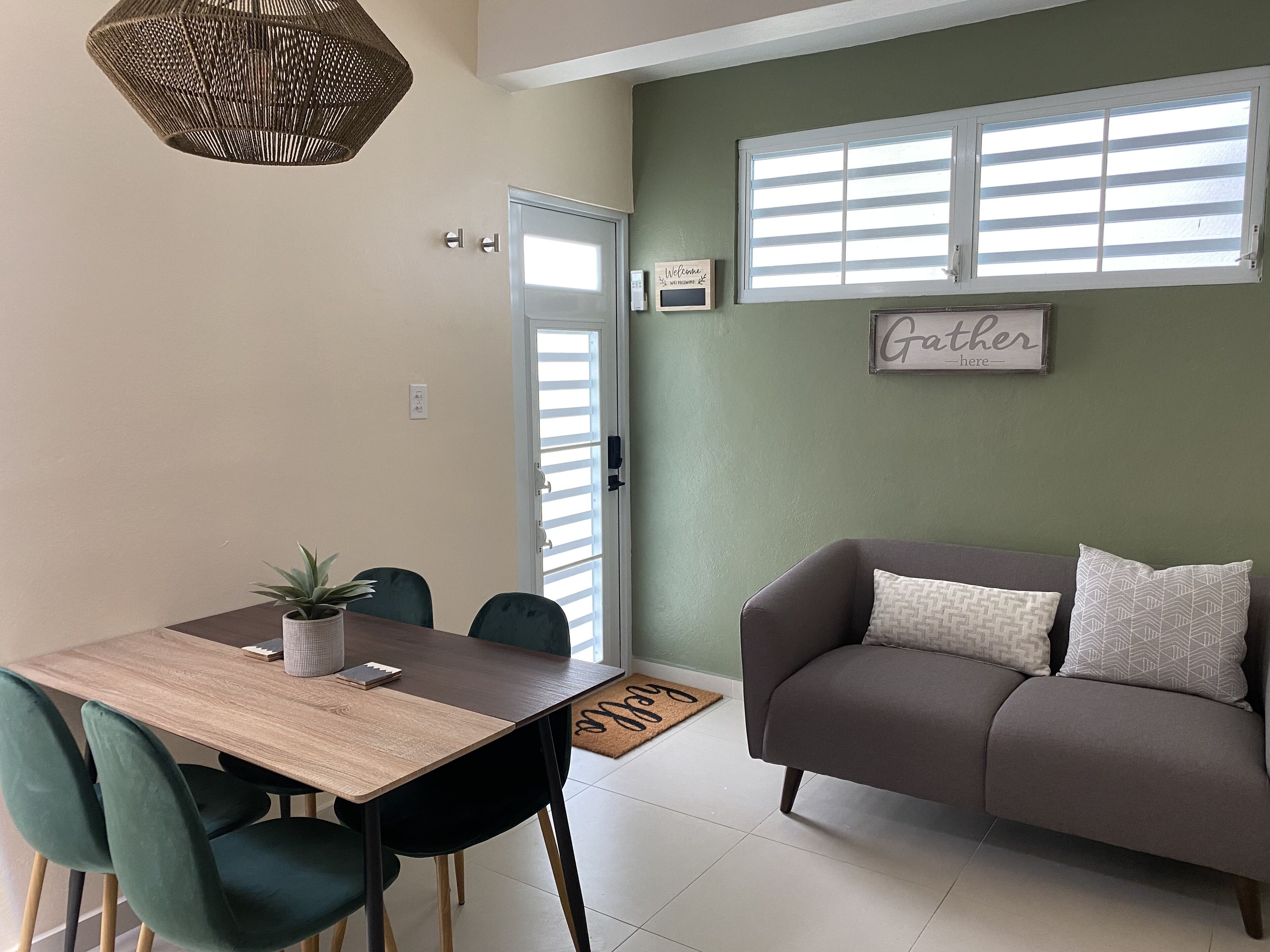 Keep It Simple At This Peaceful And Centrally Located Place. - Bayamón