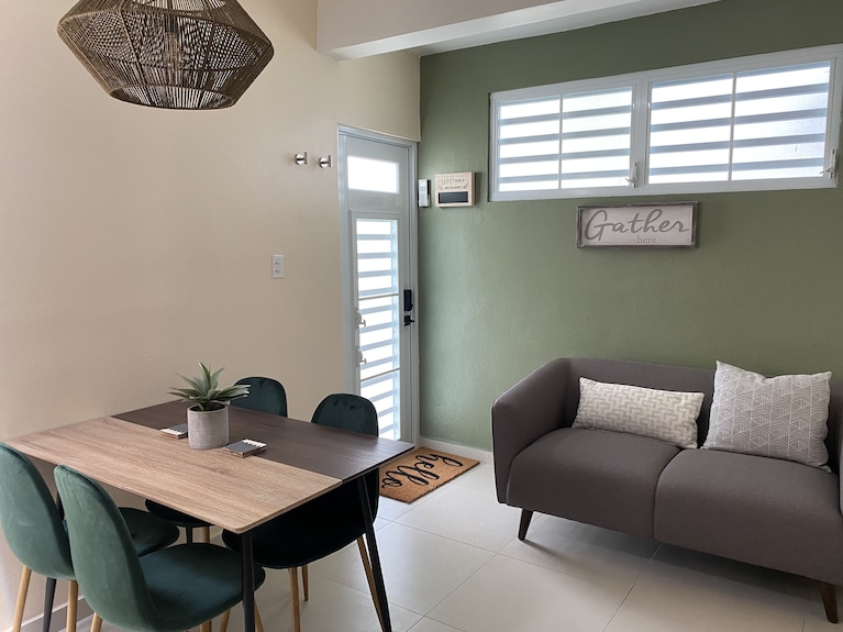 Keep It Simple At This Peaceful And Centrally Located Place. - Bayamón