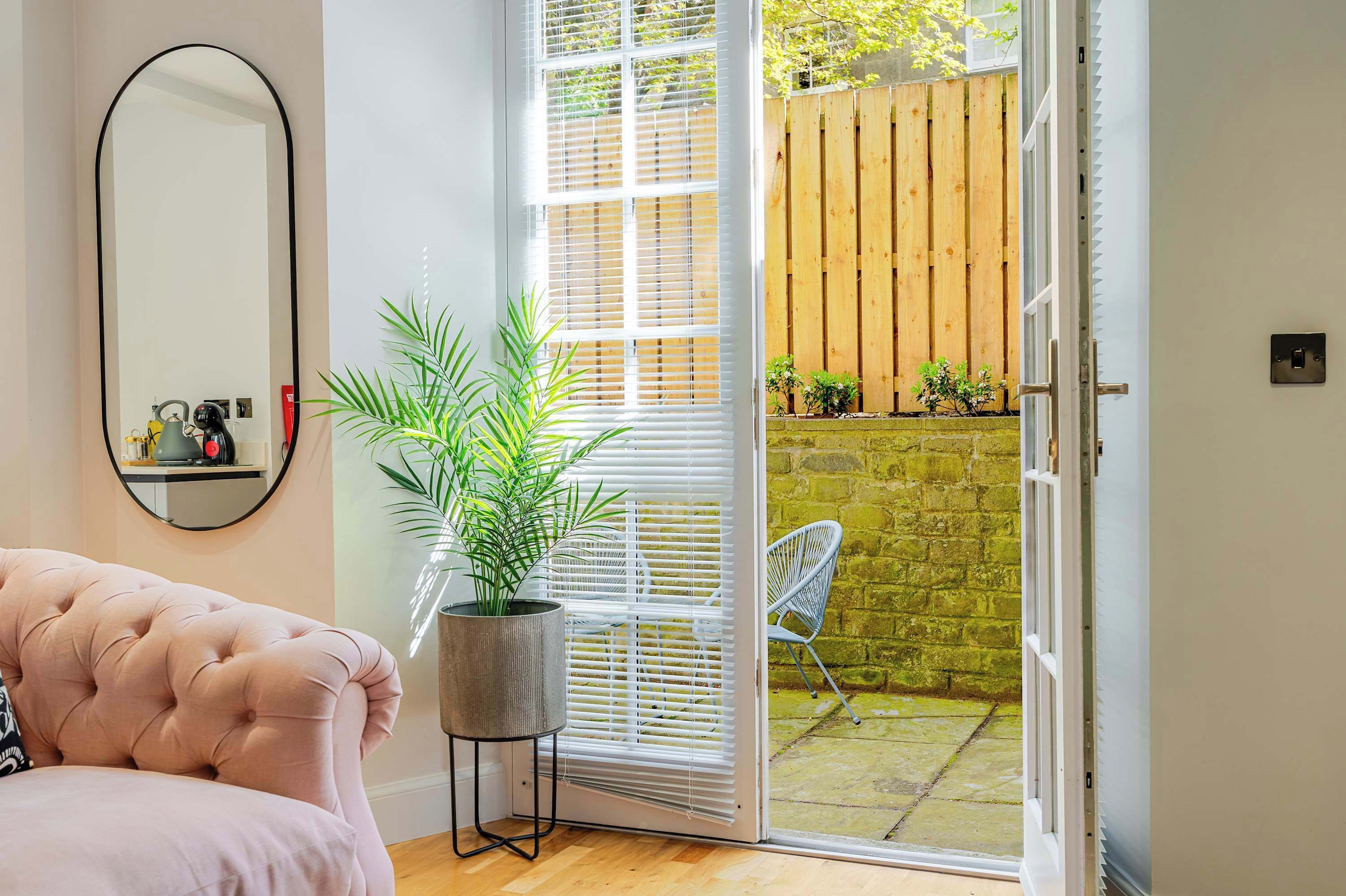 Drakon Suite - City Centre 1 Bed Studio Apartment - Edinburgh