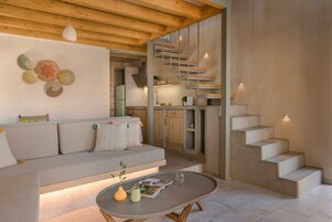 Villa with Private Plunge Pool | Sala de estar | Smart TV de 40 de polegadas com canais por cabo, televisor, Netflix 