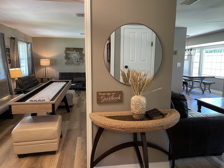 Beautiful Home Minutes To The Beach - Game Room - Gulf Breeze, FL