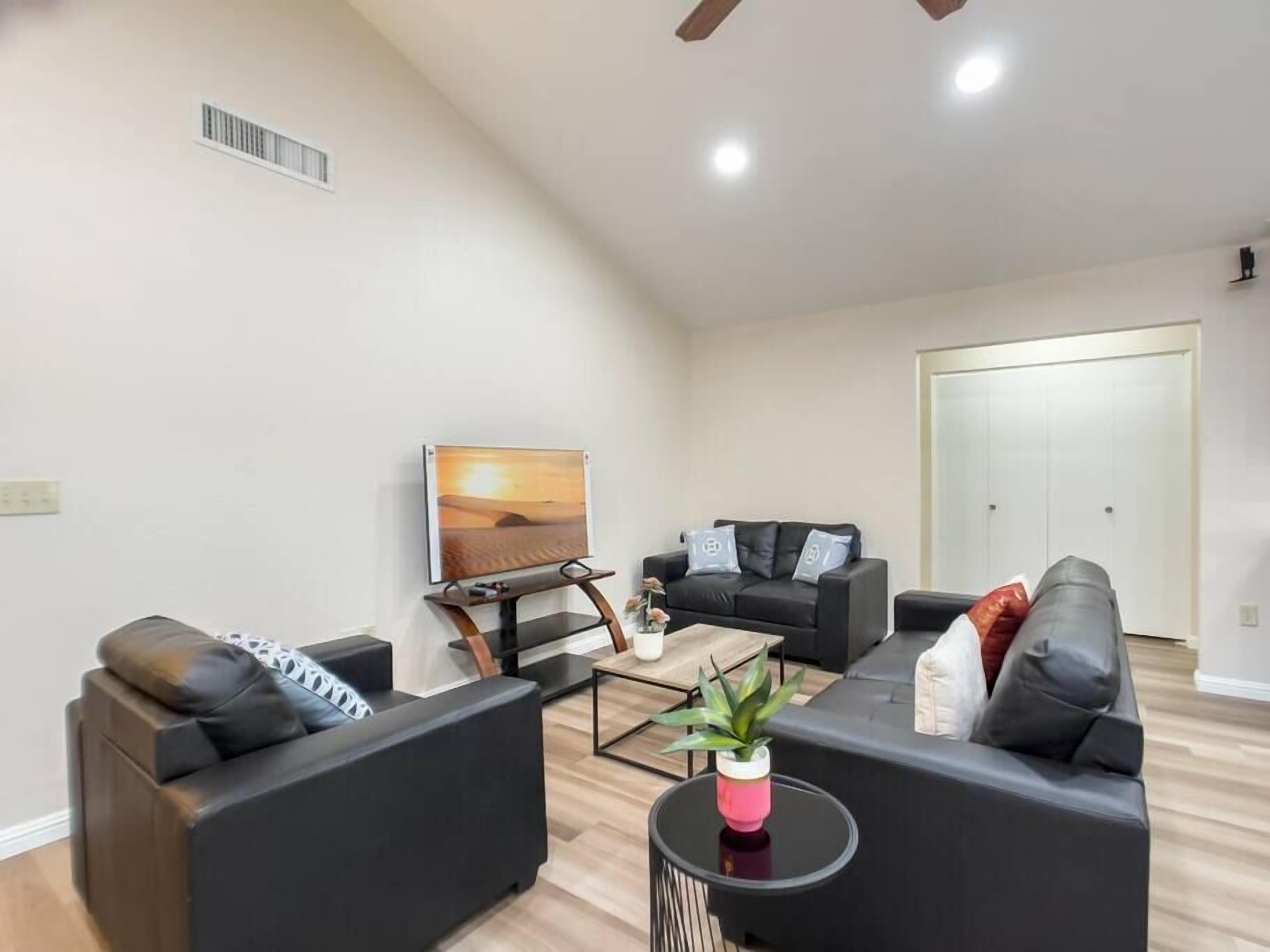 Immaculate!  Single-story 3bdr | Chandler - Mesa, AZ