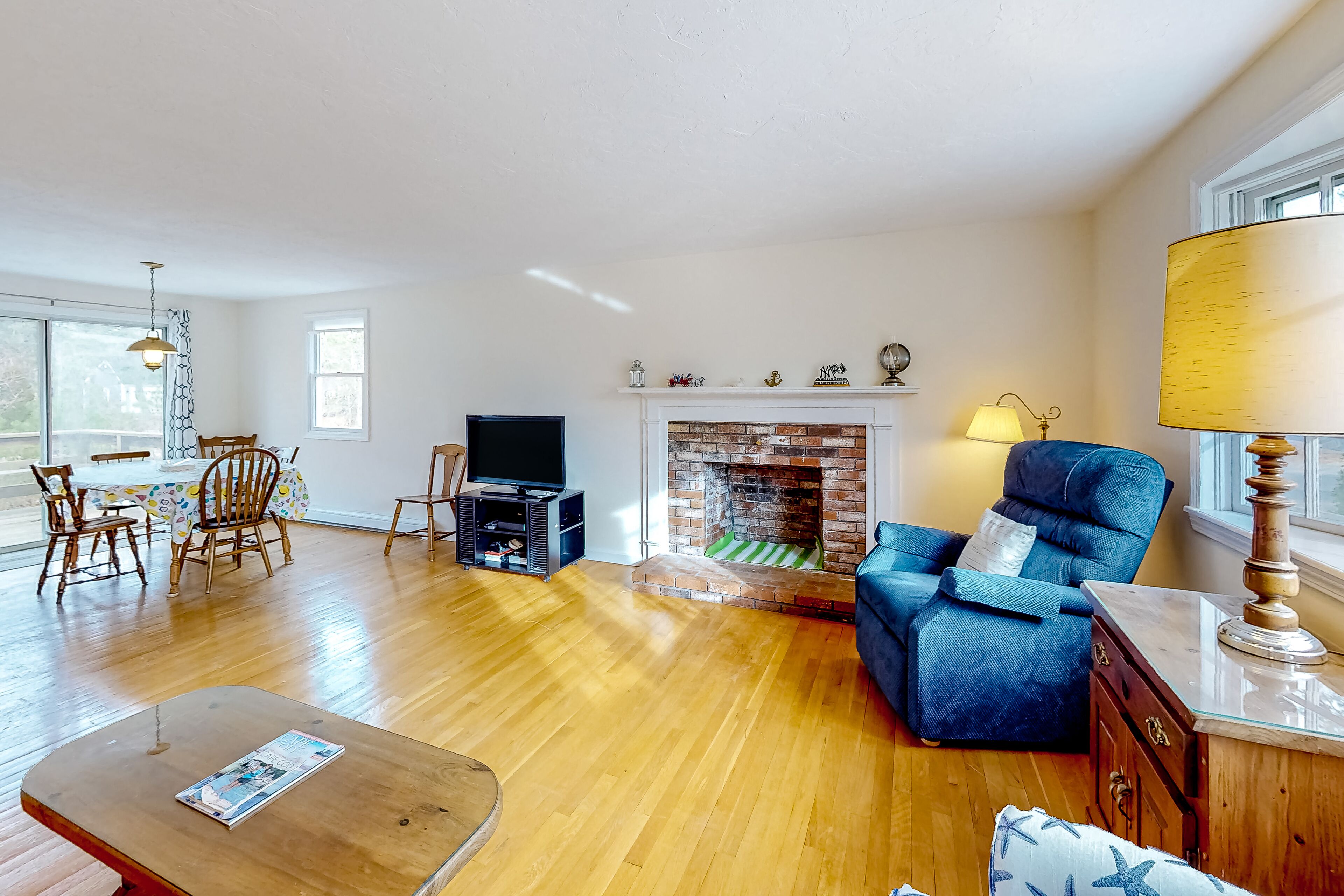 Friendly Retreat With A Deck, Ac, And Board Games - Stellar Central Location - Chatham, MA