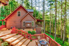 Cabana de Madeira Signature | Wi-fi grátis, roupa de cama fornecida