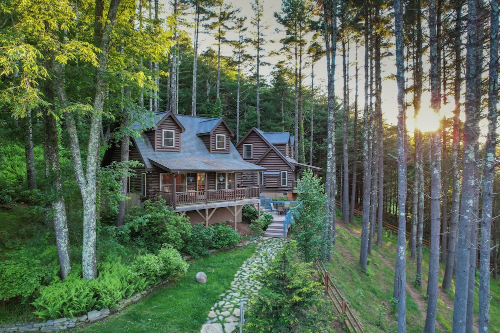 Heritage Hill Cabins - Valle Crucis, NC