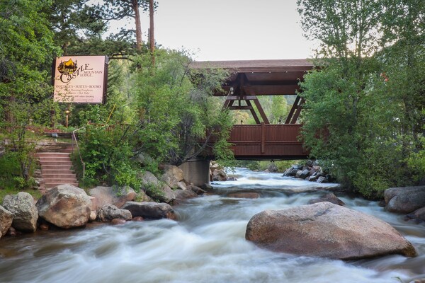 Castle Mountain Lodge - Estes Park, CO