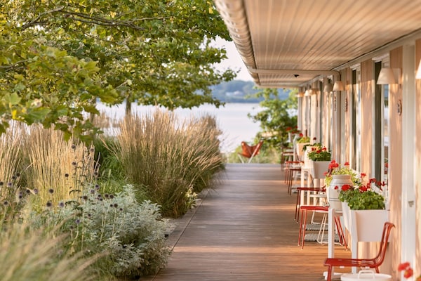 Silver Sands Motel & Beach Bungalows - The Hamptons, NY