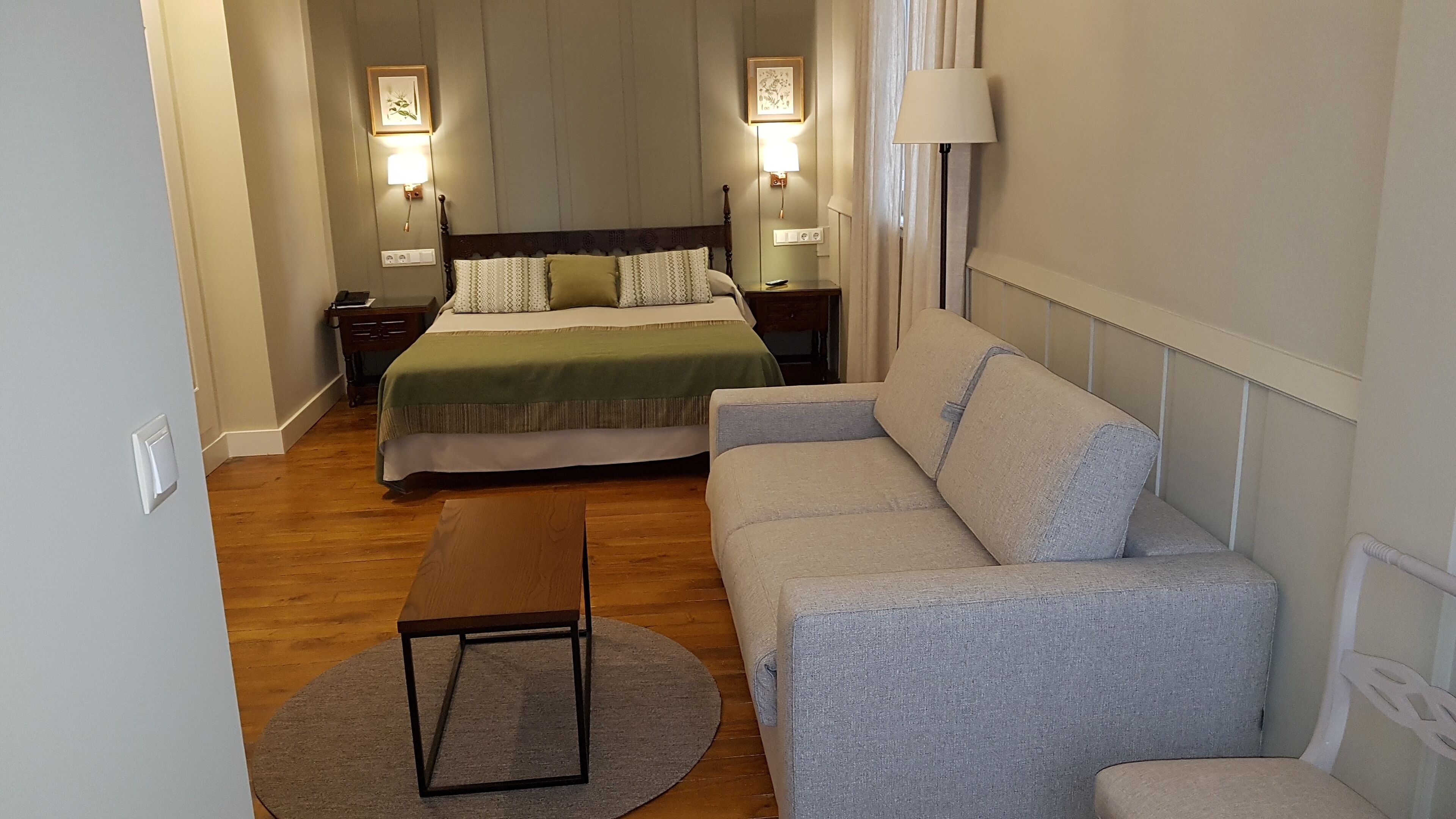 Hotel Alcázar - Irún centro, Irun: Reviews & Hotel Deals | Book at ...