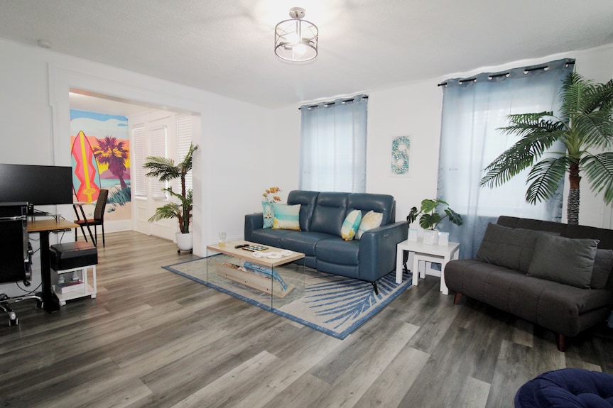 Beach Theme ~ Mins To Cp & Sf ~ King/wd/pet Ok/kids Friendly/largest Mural - Matterhorn, Sandusky