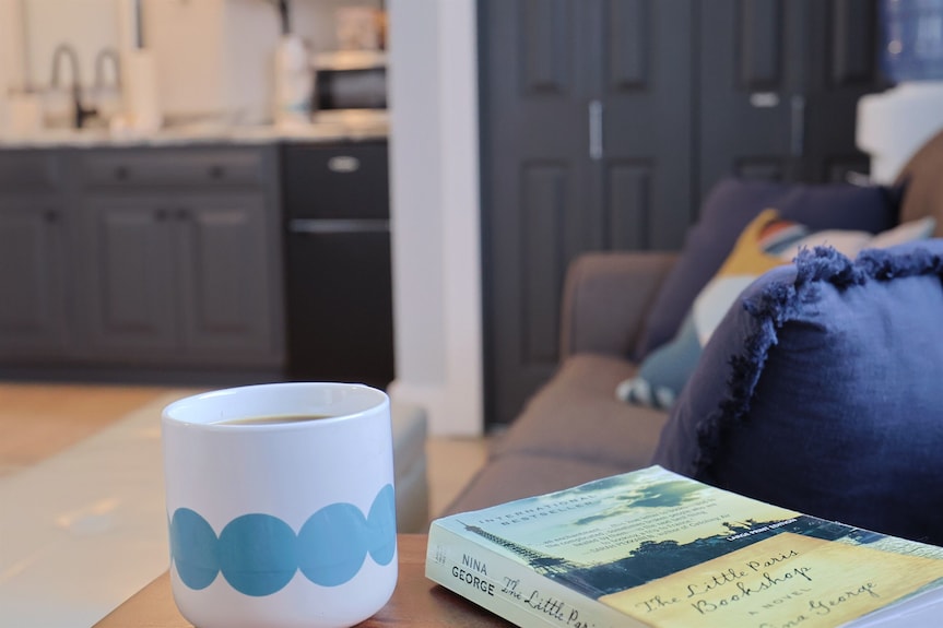 Set On Peaceful 5 Acres, 5 Min. From Town, Private Building, Level 2 Ev Charger - Illinois