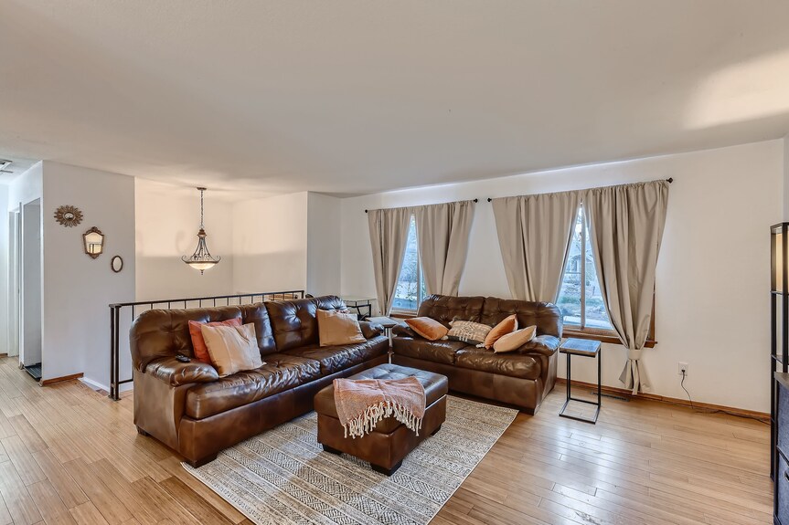 Cheerful 4 Bedroom Home - Back Yard/game Room! - Highlands Ranch, CO