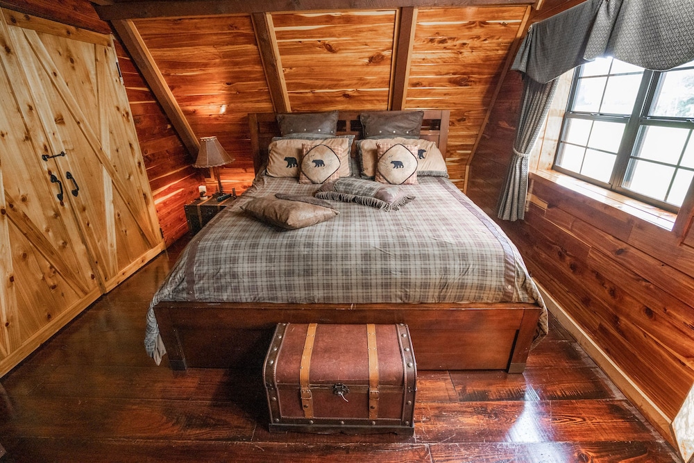 Ranch on 7 acre of natural beauty with Cozy Cabin & Barn, Astatula ...