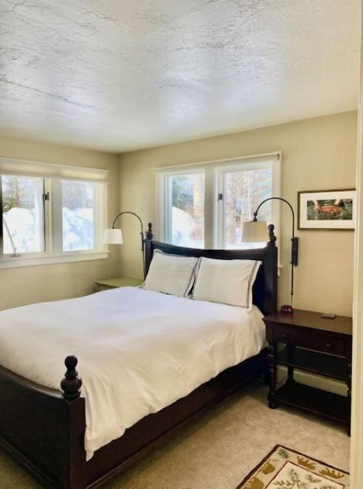 Cozy Townhome , AMAZING West Ketchum Location, Walk to Town and Lifts ...