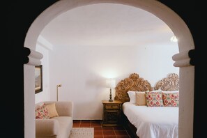 Quarto Júnior | Roupa de alta qualidade, cofre no quarto, com decoração personalizada 