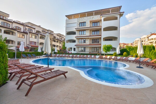 Spacious One Bedroom Apartment - Bulgaria