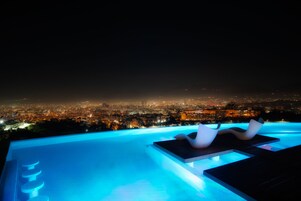 Piscina externa sazonal