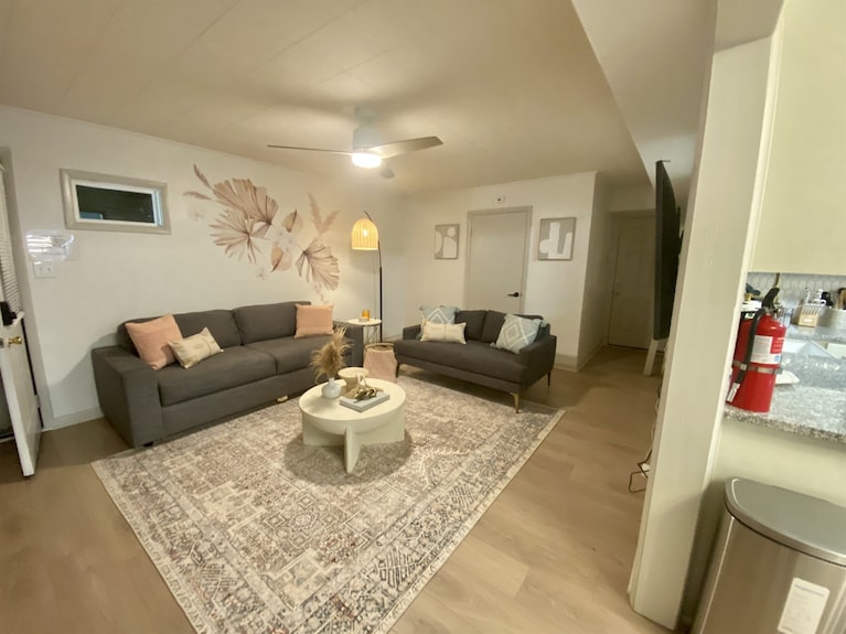 Beach Bungalow King Bed 1 Floor Living - Norfolk, VA