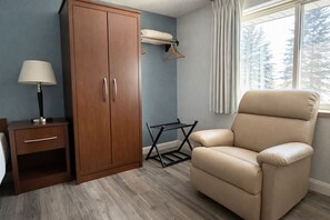 Quarto Individual Standard | Secretária, secretária adequada para computadores portáteis 