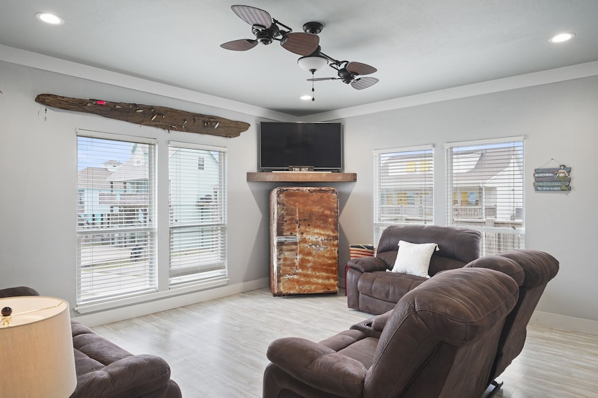 Driftwood, 2 Bdrm, Gulf Views, Dog Friendly - Crystal Beach, Texas