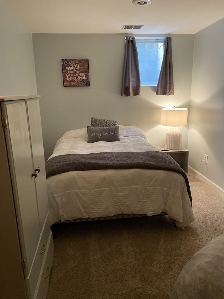 Beautiful 2bdrm Executive Suite Near Nd-smc - South Bend