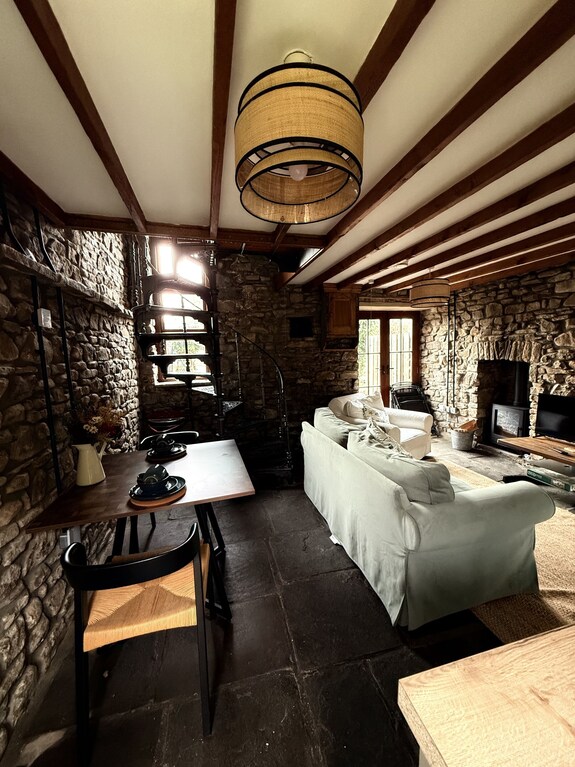 Arian, Our One Bedroom Cottage - South Wales