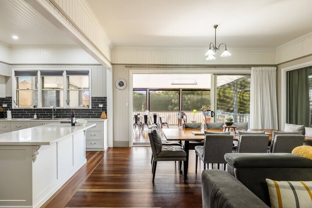 Elegant, Stunning & Central! East Side Gem! - Toowoomba