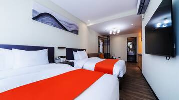 1 quarto, com decoração personalizada, com mobília individualizada