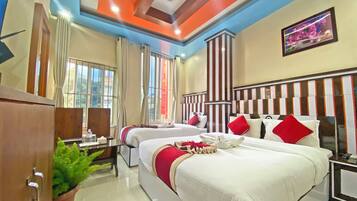 Quarto Duplo ou Twin Deluxe, 1 quarto | Roupa de alta qualidade, cofre no quarto, com decoração personalizada