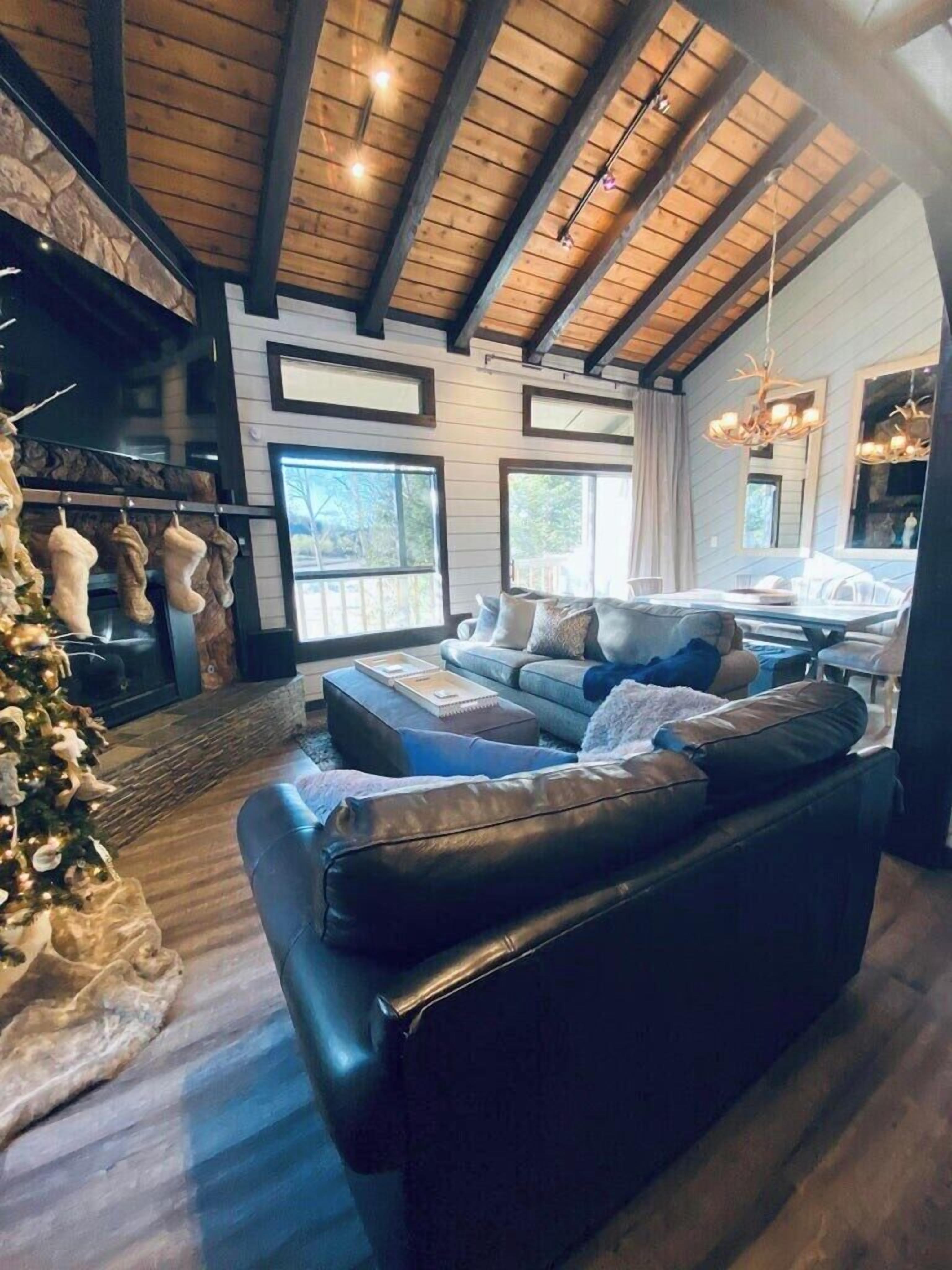 10 Guests, 3br/3ba, Spacious & Beautiful Area - Brian Head, UT