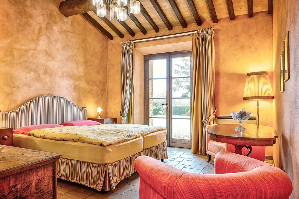 Idyllic guest house in Tuscan country house style with swimming pool ...